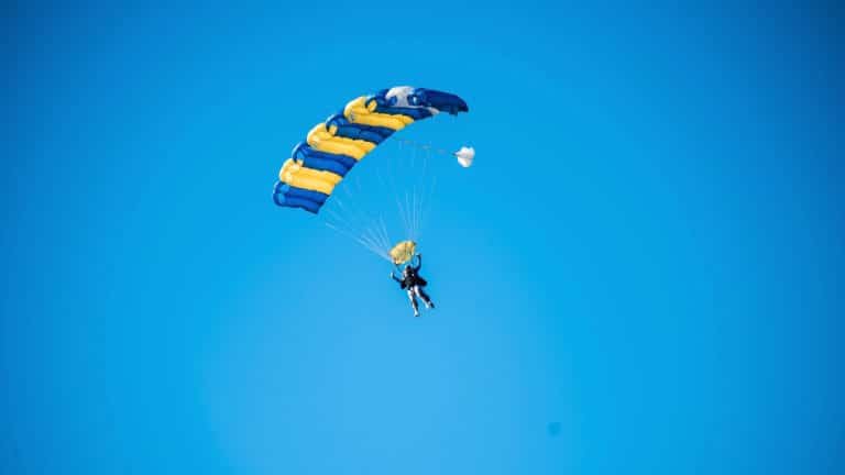 Skydive Solo - Skydive Australia